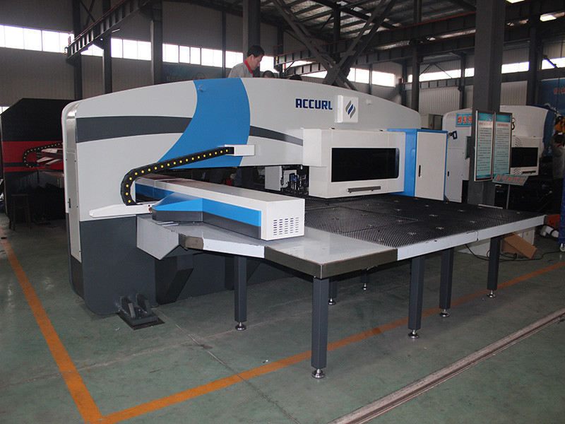 hydraulický cnc revolverový razník, amada revolverový lis - ACCURL
